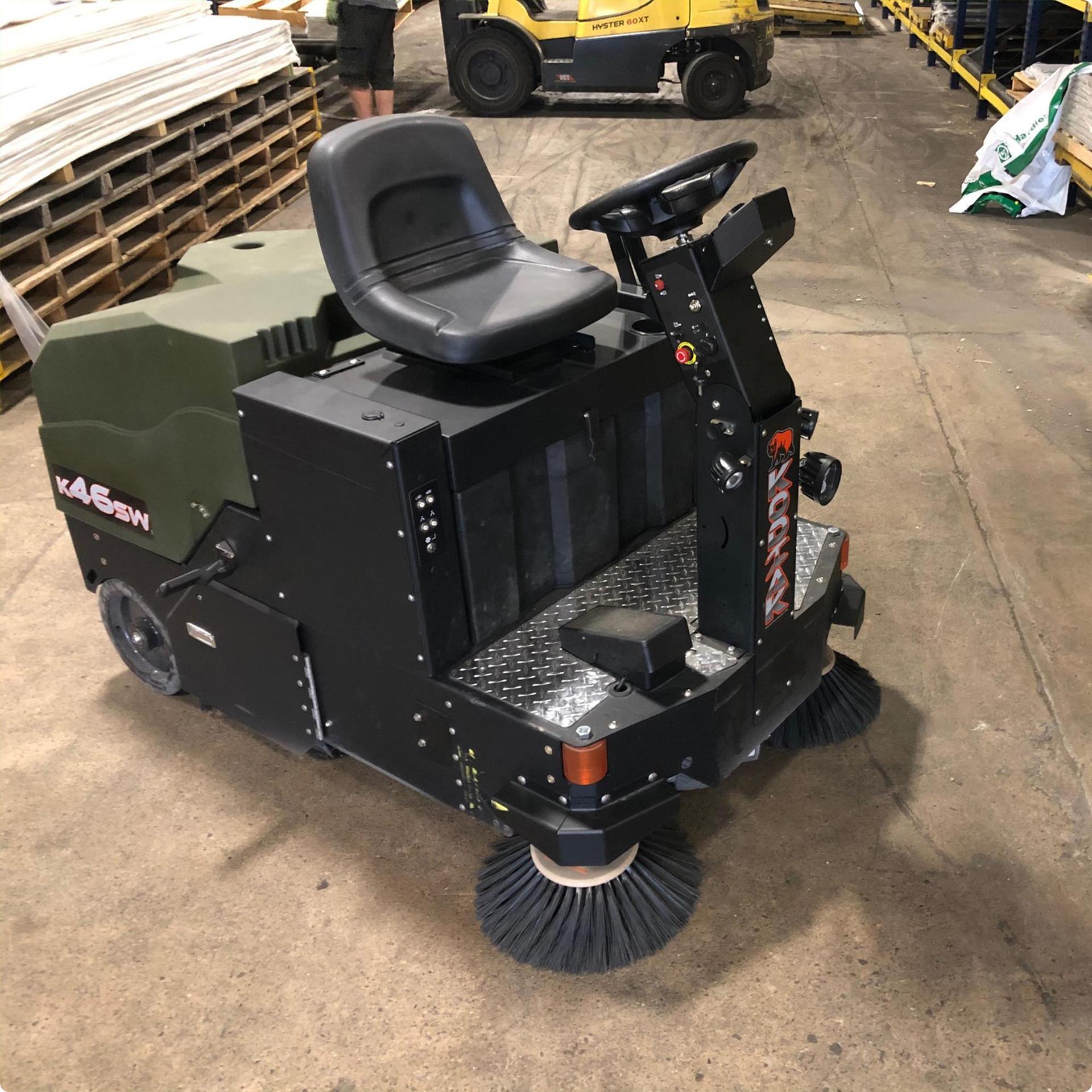 K46SW- Kodiak Equip - Ride on Floor Sweeper